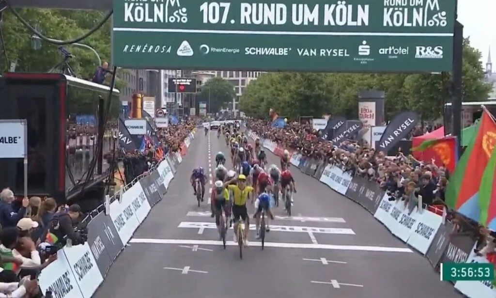 Rund um Köln 2025 - Matthew Brennan au sprint - TotalVelo