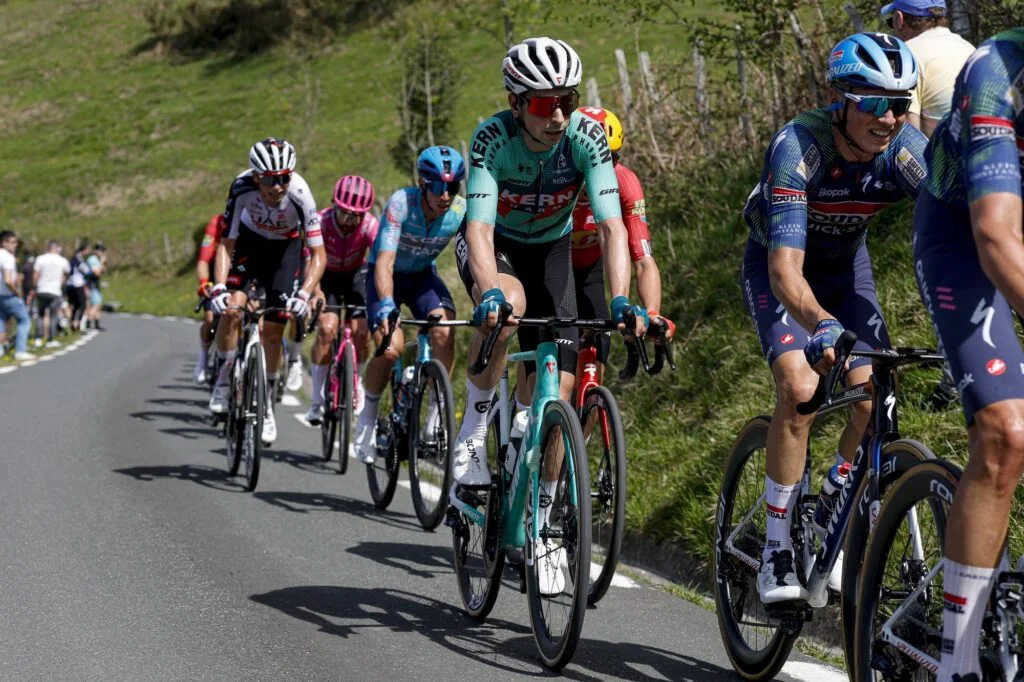 Tour du Pays basque 2026 - DIRECT : Vauquelin, Martin, Healy... Du très ...